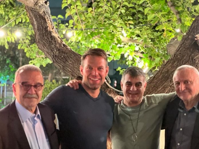 Ο Στεφανος Κασσελακης στην γιορτή για τα 7 χρόνια της εφημερίδας ...