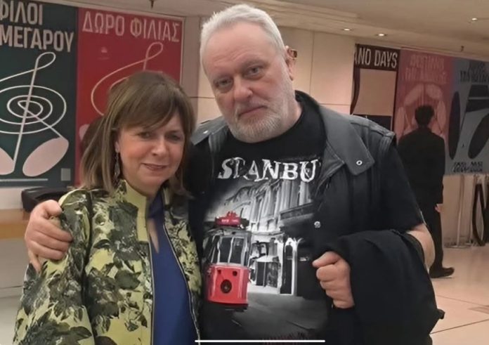 Η Σακελλαροπούλου, το Όνειδος της Δημοκρατίας, δεν φωτογραφήθηκε ποτέ ...