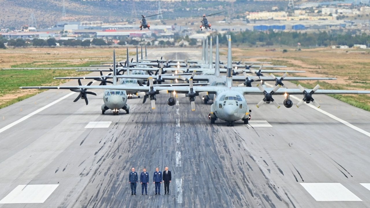 "Εlephant walk" με C-130 και C-27J στην 112 ΠΜ